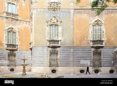 España Valencia fachada del Palacio del Marqués de Dos Aguas estilo