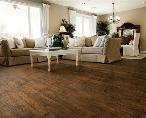 Living Room With Dark Wood Floors HomesFeed