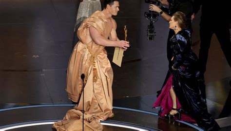 Por qué John Cena salió desnudo en los Premios Óscar