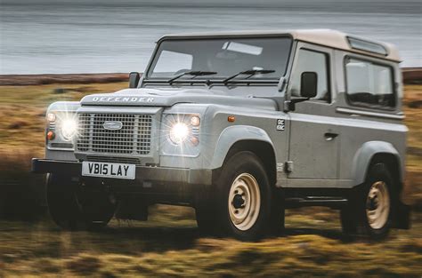 Islay Edition el Defender vuelve a lo clásico Conduciendo