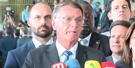 Abatido Bolsonaro faz primeiro pronunciamento após derrota para Lula
