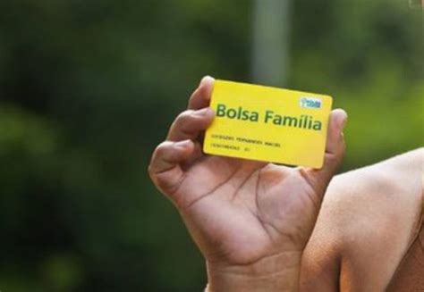 Há indícios de que 2 5 milhões de pessoas estejam recebendo o Bolsa