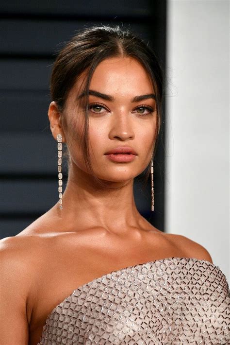 Shanina Shaik Nip Slip Upskirt 17 Photos TheFappening