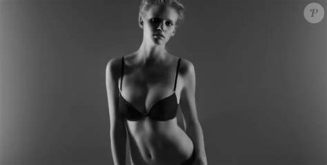 Photo Extrait Du Shooting De La Campagne Naked Glamour De Calvin