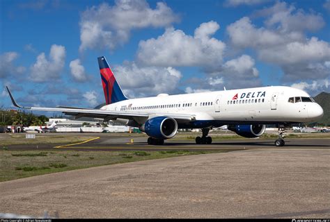 N696DL Delta Air Lines Boeing 757 232 WL Photo By Adrian Nowakowski