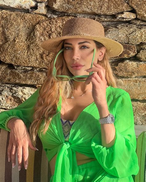 Muere influencer Farah El Kadhi de un paro cardíaco en un yate