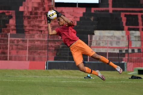 Palmeiras acerta a contratação de novo goleiro e aparece no BID