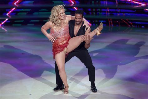 Photo Anastacia Et Le Danseur Maykel Fonts Sur Le Plateau De
