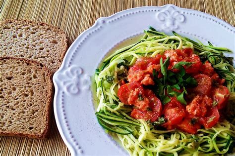 Pasta de calabacín con salsa casera y pollo Acotío Decó Blog de