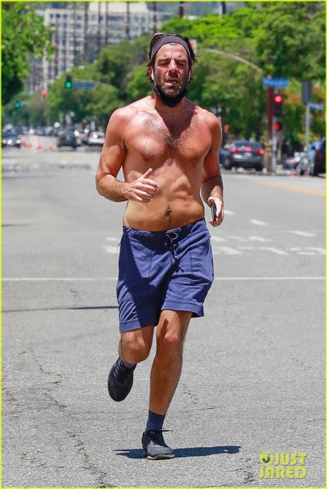 Photo Zachary Quinto Goes Shirtless For Run In La 17 Photo 4472062