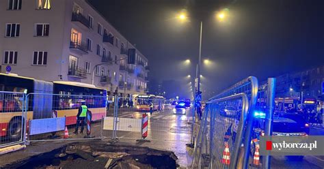 Duża awaria wodociągu na Pradze Ulica zapadła się na długości aż