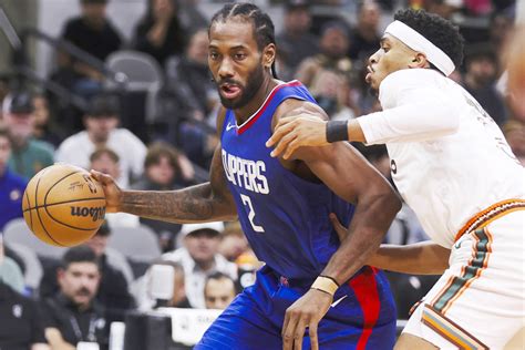 Kawhi Leonard renueva con los Clippers por tres años y 152 millones de