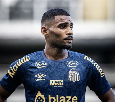 Santos tem consultas de três clubes do exterior por Joaquim Tigres é o