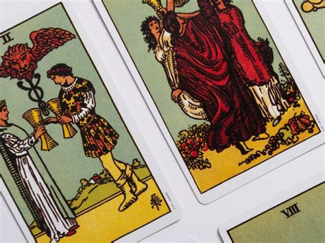 Descubre el significado del Seis de Oros en el tarot baraja española