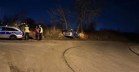 Wypadek radiowozu z nastolatkami Policja podaje inną wersję wydarzeń