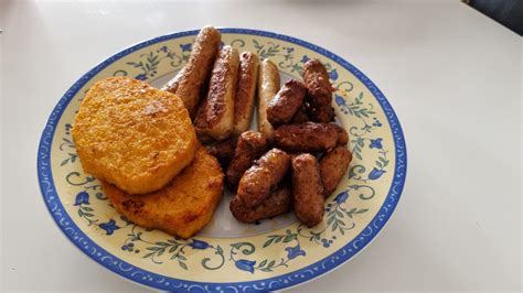 veganes Schnitzel und vegane Bratwurst von Mühlenhof vegane Cevapcici