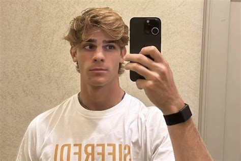 Leonardo Tano Di Pacco Con Le Mutande Bianche BitchyX