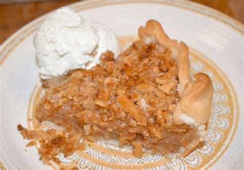 PHOTOS How To Make Mock Apple Pie Using Crackers Instead Of Apples