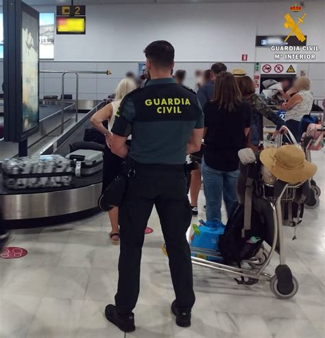 La Guardia Civil Alerta De La Estafa De Las Maletas En El Aeropuerto