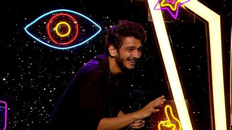 Munawar Faruqui Roasts Contestants In His New Stand Up Special On