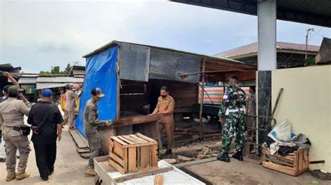 Pemkab Paser Tertibkan Lapak Pedagang Di Pasar Induk Penyembolum