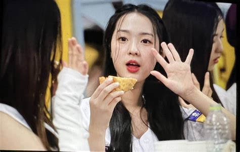 뭉 on Twitter 230419 야구장 트리플에스 tripleS 김수민 SooMin