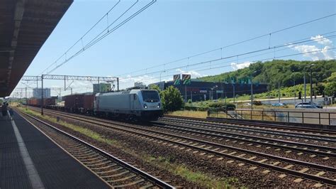 Przejazd Traxx DC3 z składem Intermodalnych YouTube