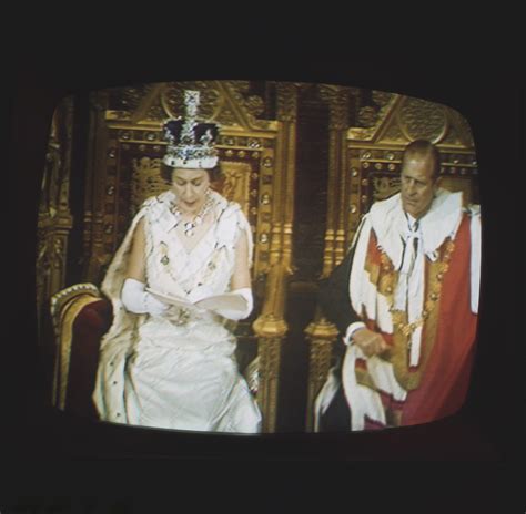 I Gioielli Della Regina Elisabetta II Quali Sono Quanto Valgono E A
