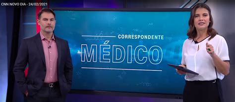 Vídeo Âncora da CNN Brasil cai em pegadinha e cita Deide Costa ao