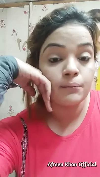 섹시한 스포츠 상의를 입은 Afreen Khan 공식 Xhamster