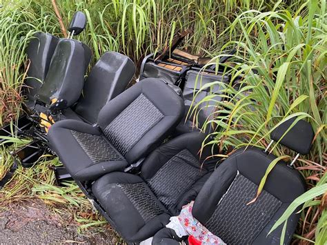 Veja imagens do acidente entre caminhão e van que deixou 12 mortos no