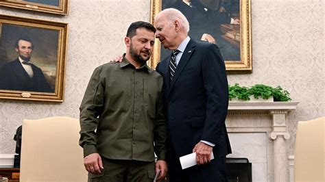 Zelensky sera reçu par Biden et Harris la semaine prochaine aux États