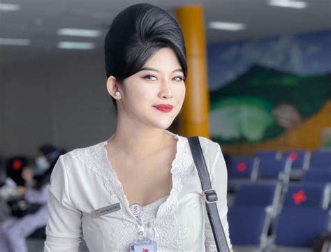 Potret Cantik Pramugari Dara Agung Ariani Netizen Tahi Lalatnya