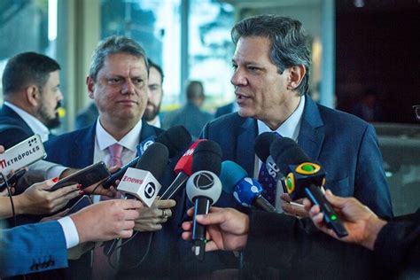 Bolsonaristas acreditam que Tarcísio evitará ser um novo Weintraub