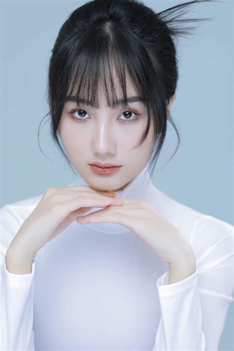 Cô diễn viên bản sao NS Vân Dung Là hot girl trường Giao thông hứa