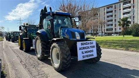 Protesta Degli Agricoltori Dalla Piana Di Gioia Al Cosentino E Fino A
