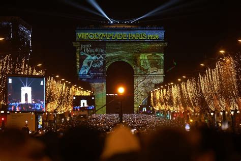 Nouvel An sur les Champs Élysées circulation fouilles Ce qu il