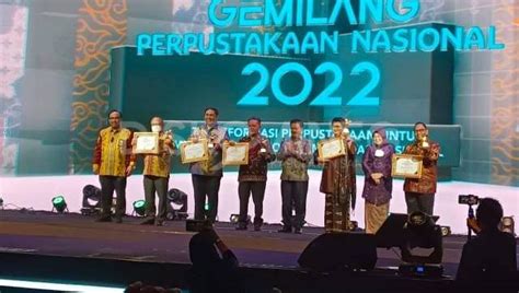 Pemkab Sanggau Raih Penghargaan Dari Perpustakaan Nasional Halo Kalbar