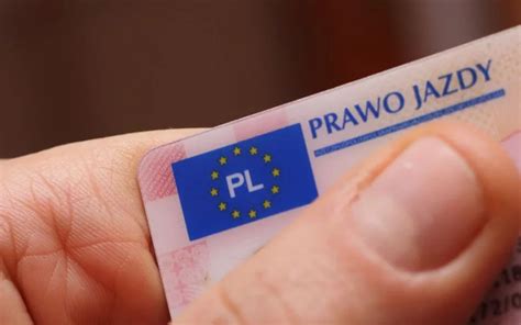 Nowe przepisy drogowe 2025 Zmiany dla kierowców i młodych adeptów dróg