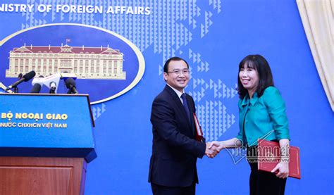 Điều chưa biết về nữ phát ngôn viên Bộ Ngoại giao