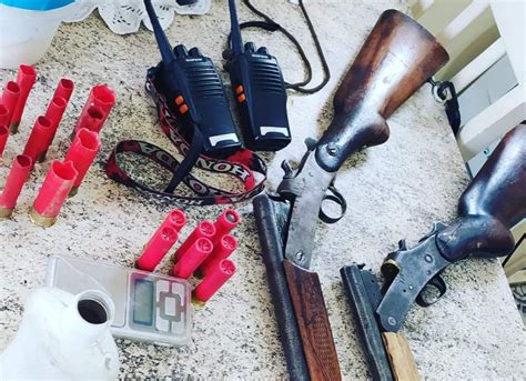 Homem é preso por posse ilegal de arma de fogo de uso restrito em