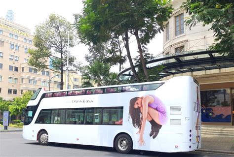 Roadshow xe bus 2 tầng giới thiệu BST Jennie for Calvin Klein Công
