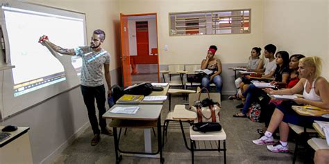 Câmara dos Deputados aprova texto base do novo ensino médio Modelo G1