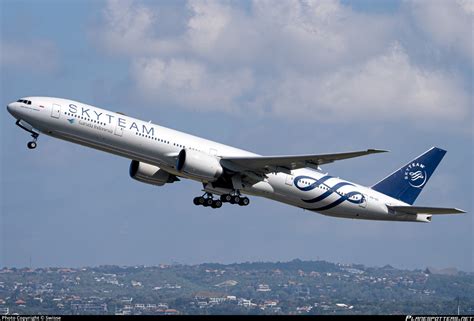 PK GII Garuda Indonesia Boeing 777 3U3ER Photo By Swisse ID 1620238