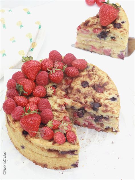 Recette du Naked Cake à la cannelle et aux fruits rouges Féerie Cake