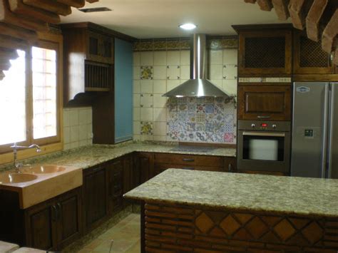 CARPINTERÍA JUAN RUIZ COCINA RÚSTICA