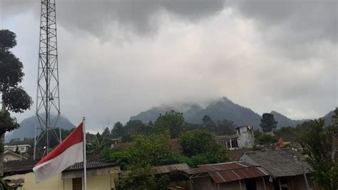 Gunung Merapi Alami 19 Kali Gempa Guguran Hingga Jumat 13 November 2020