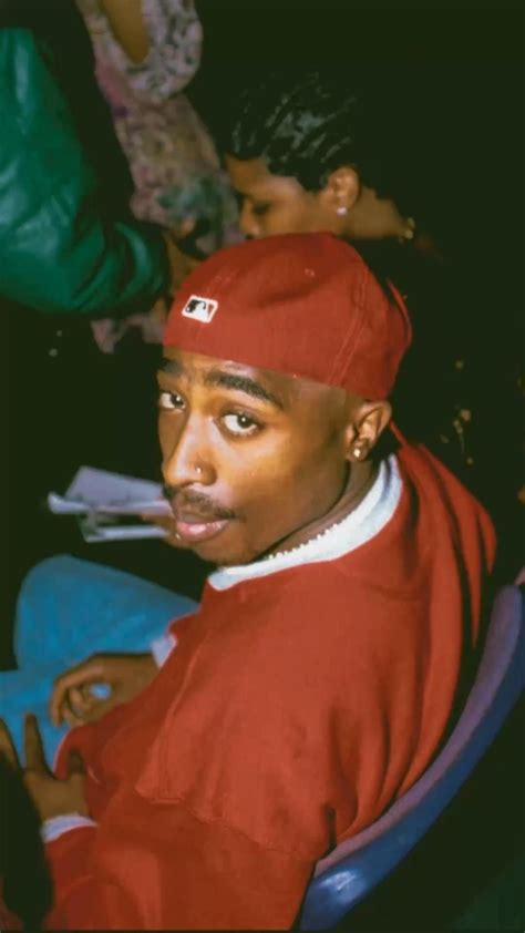 Pin By 3ma F On Aesthetics In 2022 90s Hip Hop Fashion Tupac Wallpaper