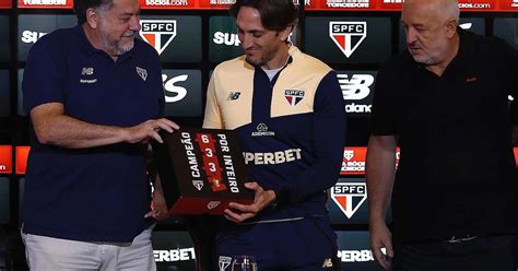 Zubeldía é apresentado como novo técnico do São Paulo veja os