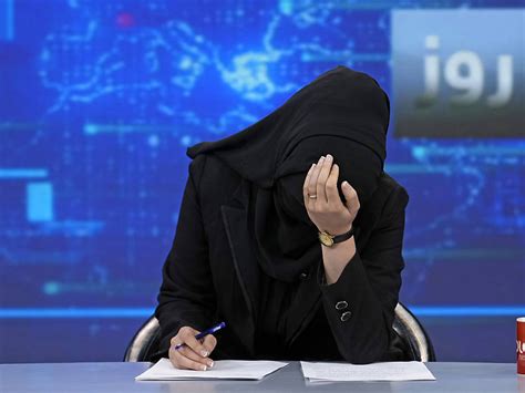 Afghanistan une vingtaine de femmes manifestent à Kaboul pour leurs droits